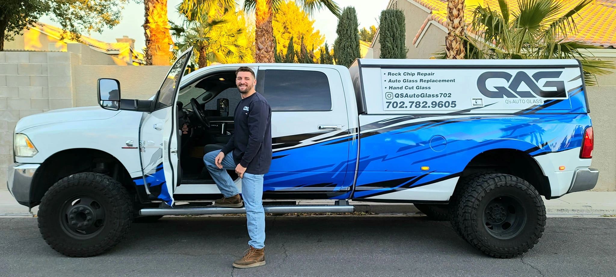 Auto glass company store
